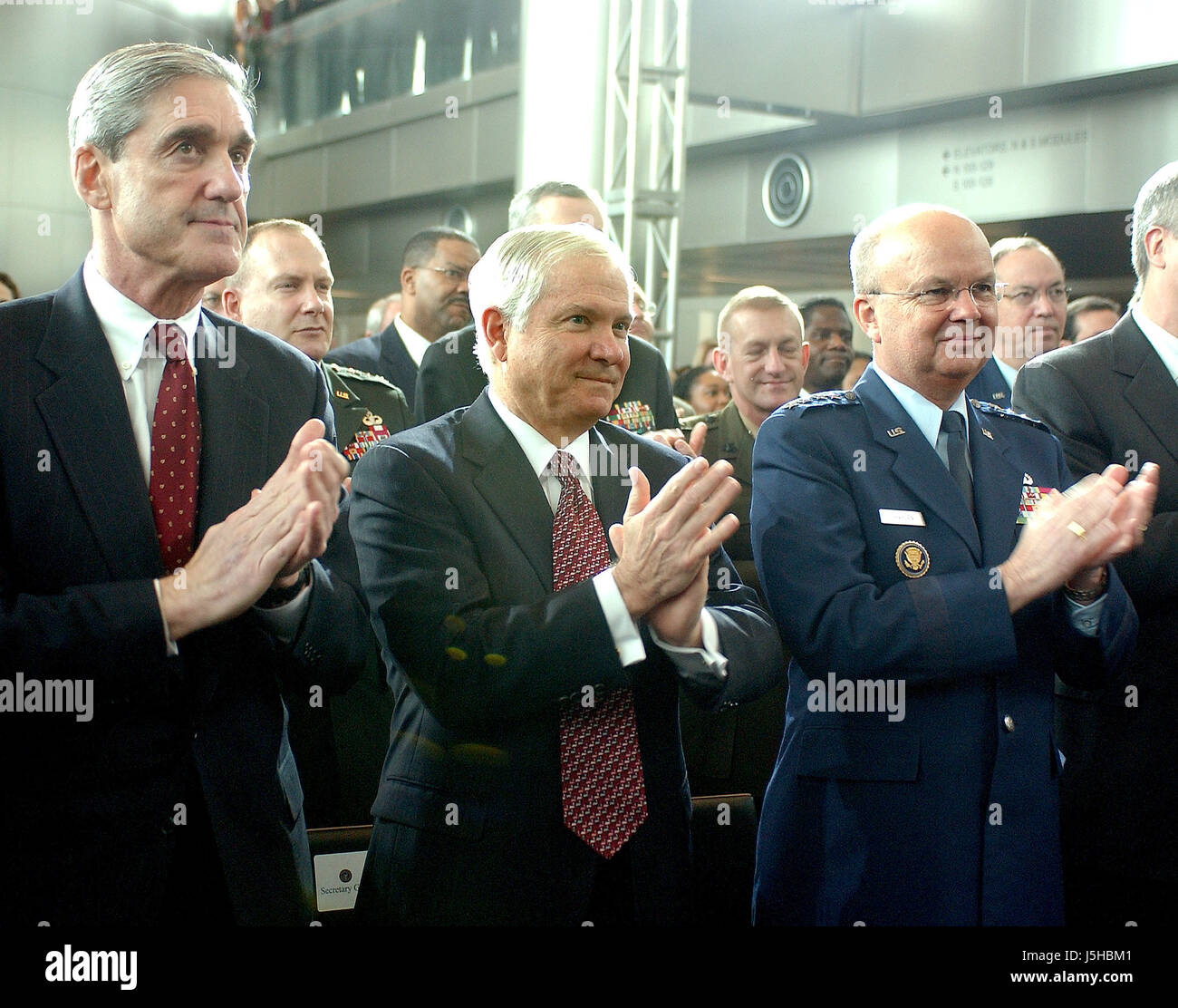 Robert gates cia hi-res stock photography and images - Alamy