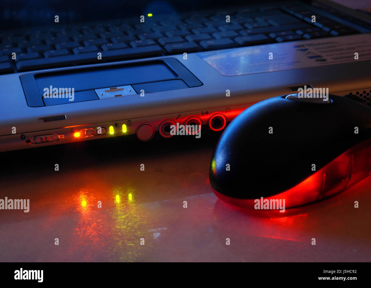 laptop notebook computers computer shine shines bright lucent light ...