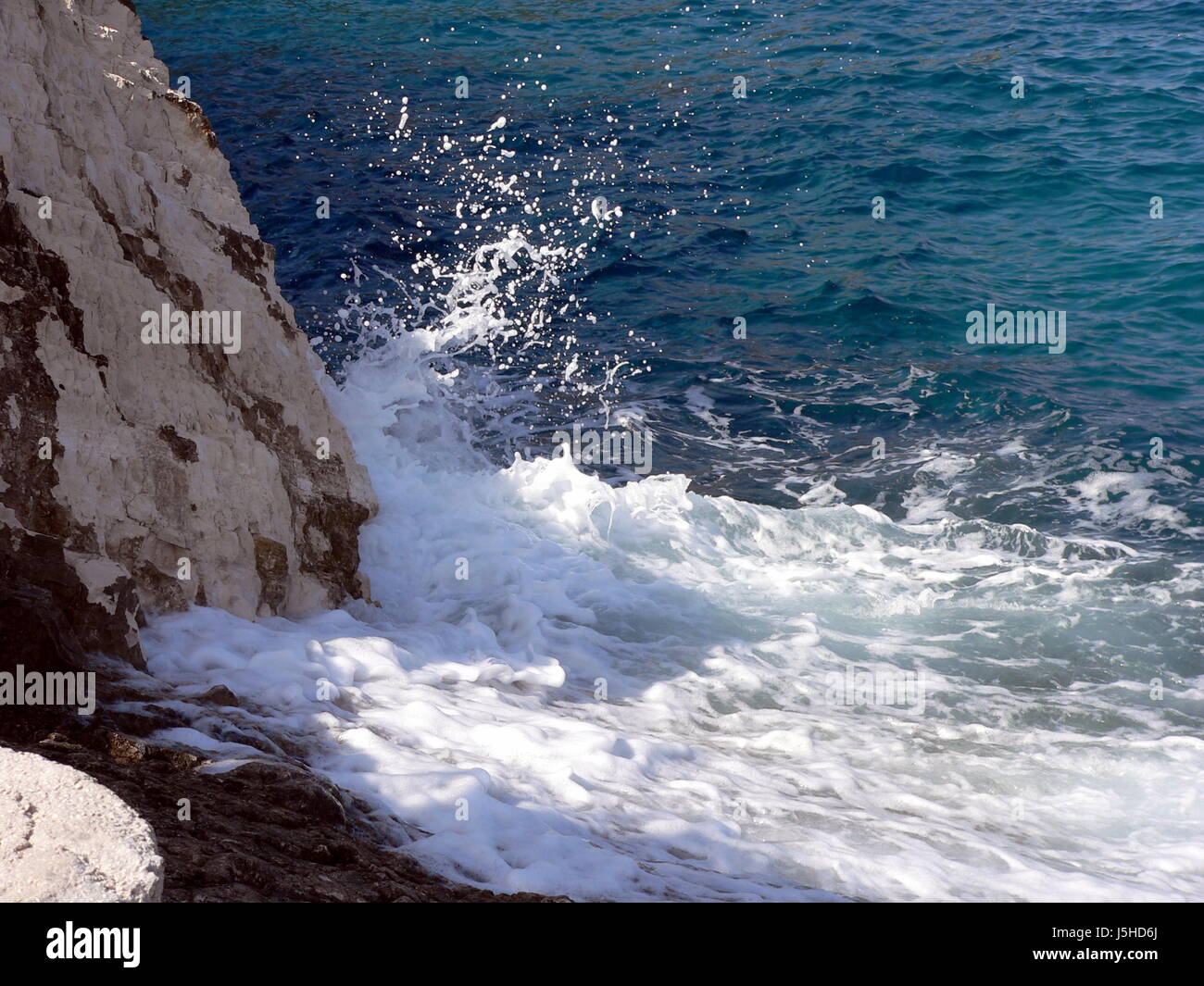 waves rock france wave squirt dash surf brittany breakwater spray roar ...