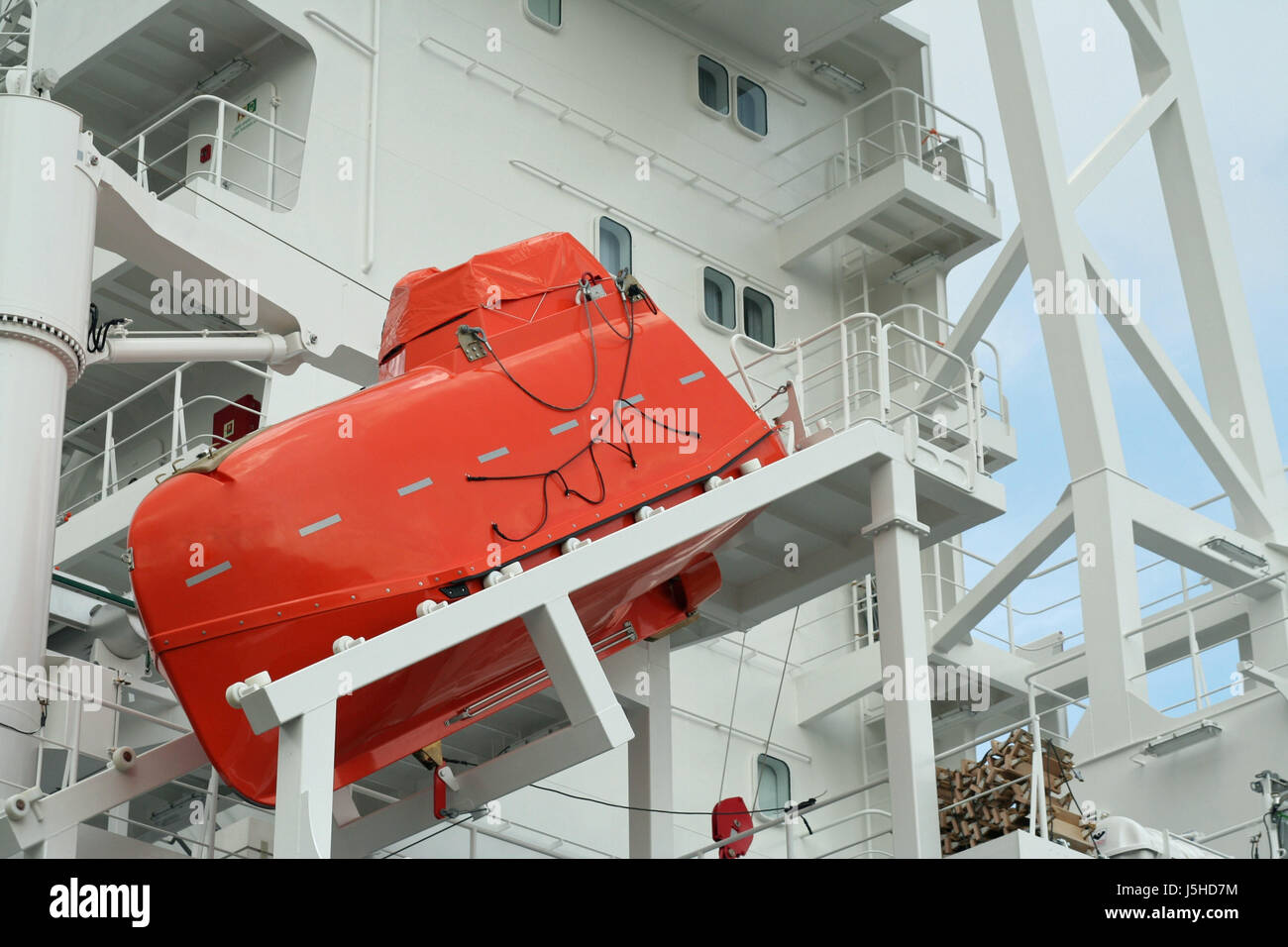 Lifeboat support crew hi-res stock photography and images - Alamy