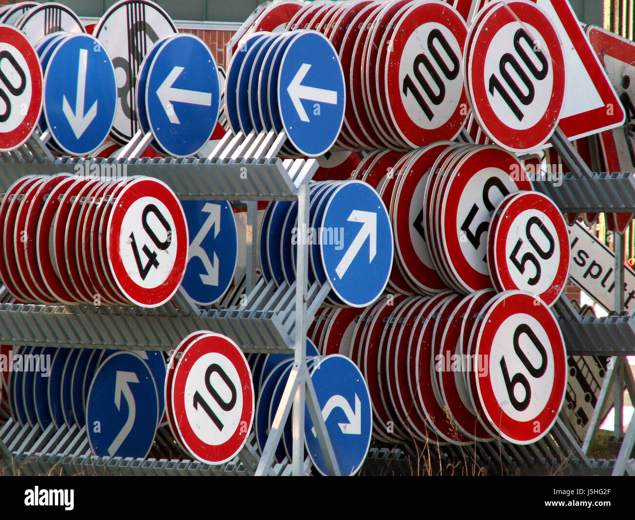 Richtungsanweisung hi-res stock photography and images - Alamy