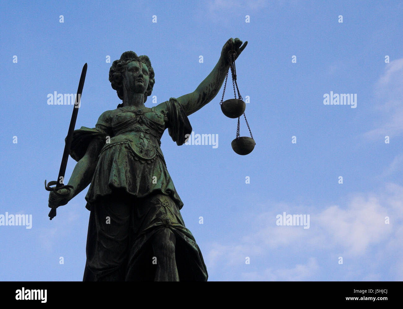Roman statue sword hi-res stock photography and images - Alamy