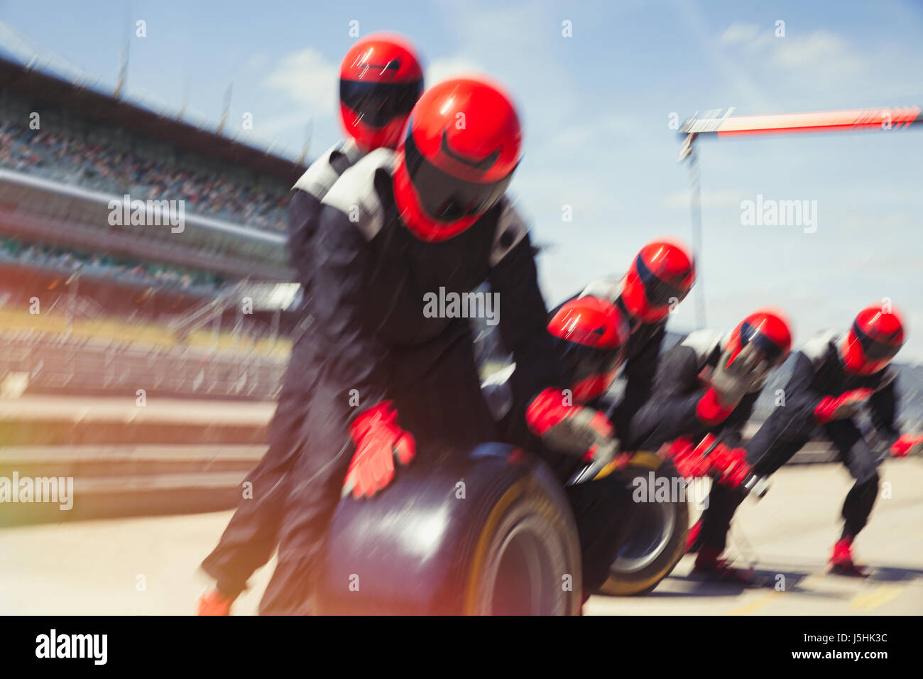 Formula one pit stop hi-res stock photography and images - Alamy
