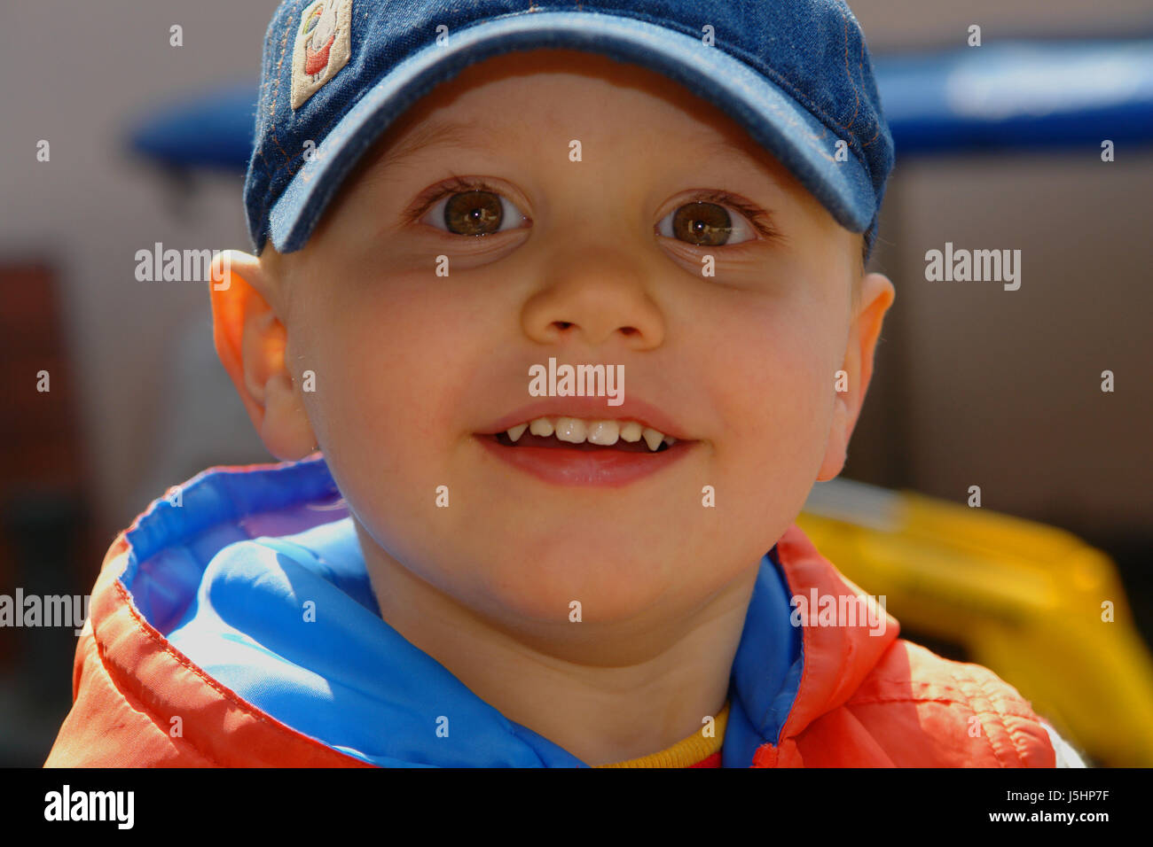 laugh laughs laughing twit giggle smile smiling laughter laughingly ...