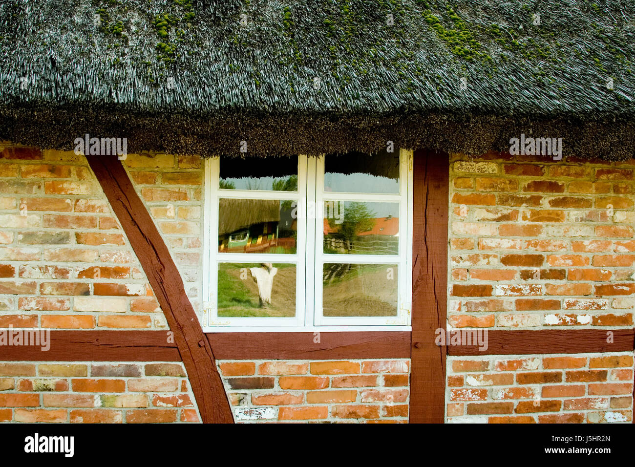 Half dormer windows hi-res stock photography and images - Alamy