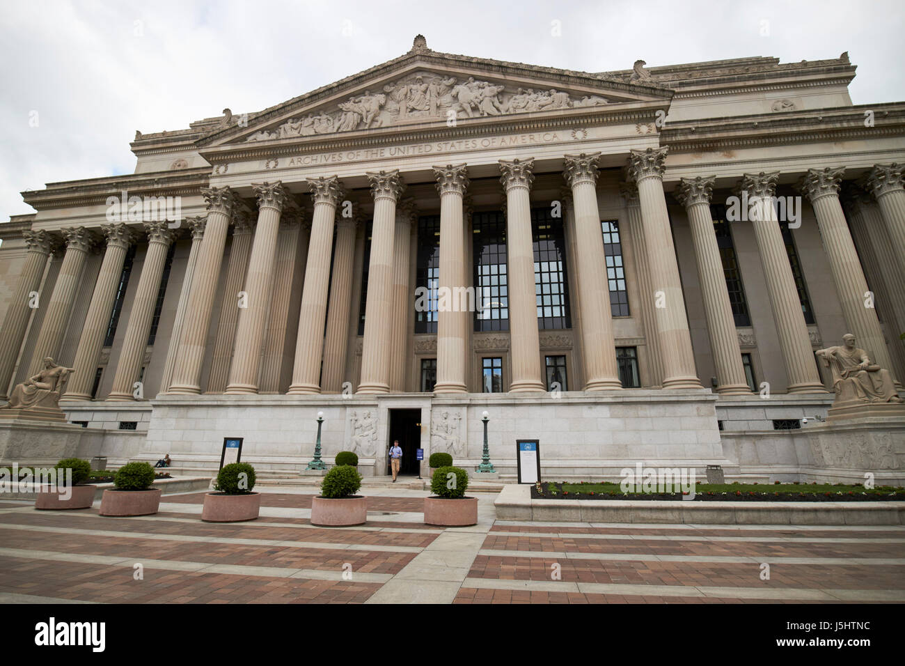 National archives building dc hi-res stock photography and images - Alamy