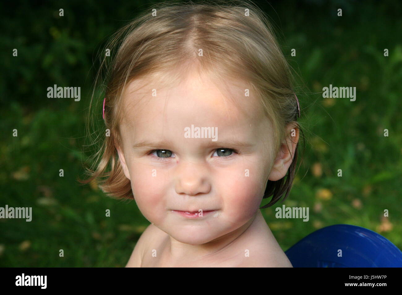 laugh laughs laughing twit giggle smile smiling laughter laughingly ...