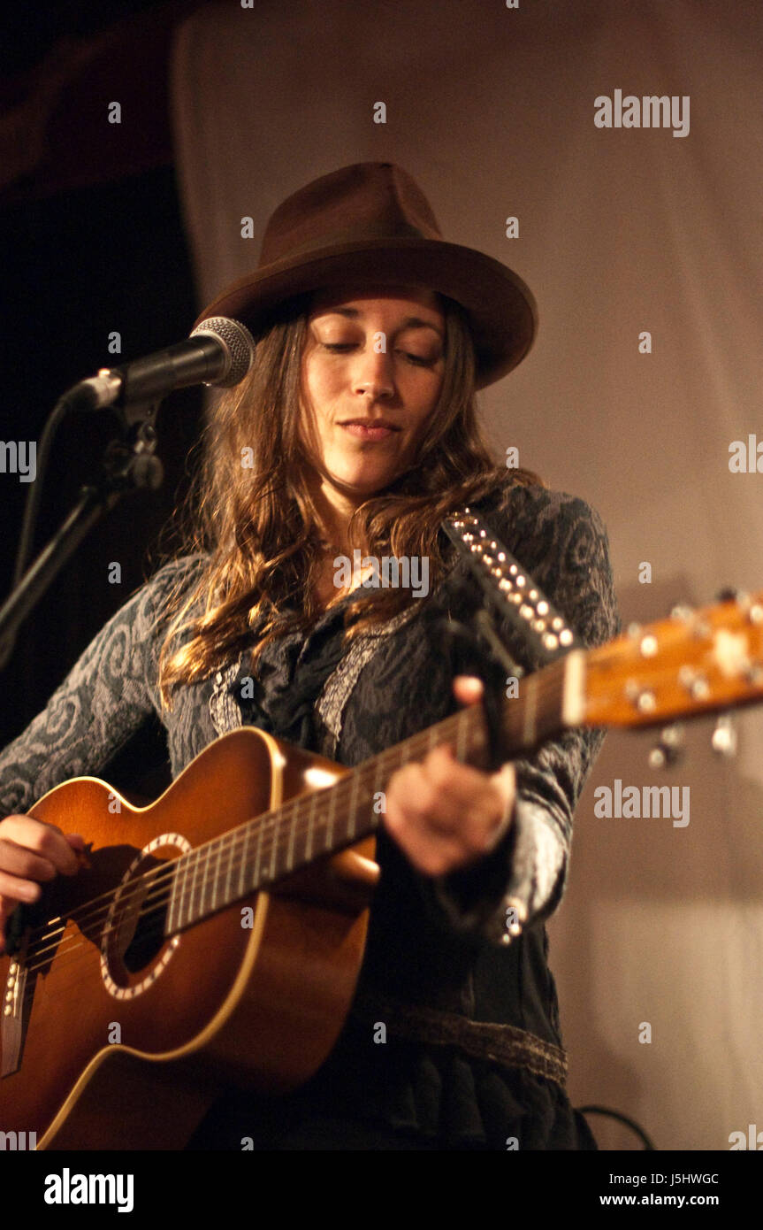 Folk musician blues musician Americana Roots musician Stock Photo - Alamy