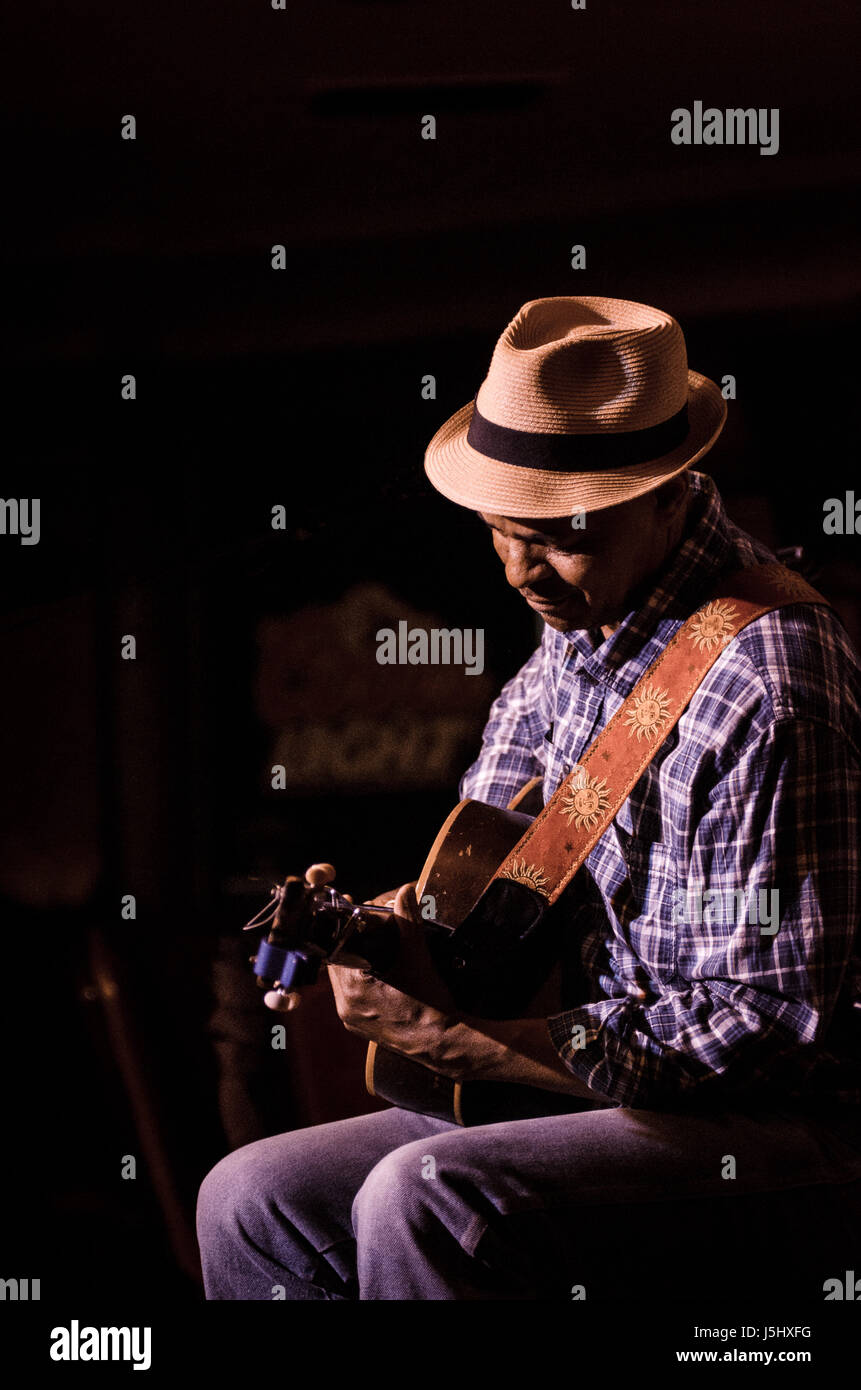 English folk dance society hi-res stock photography and images - Alamy