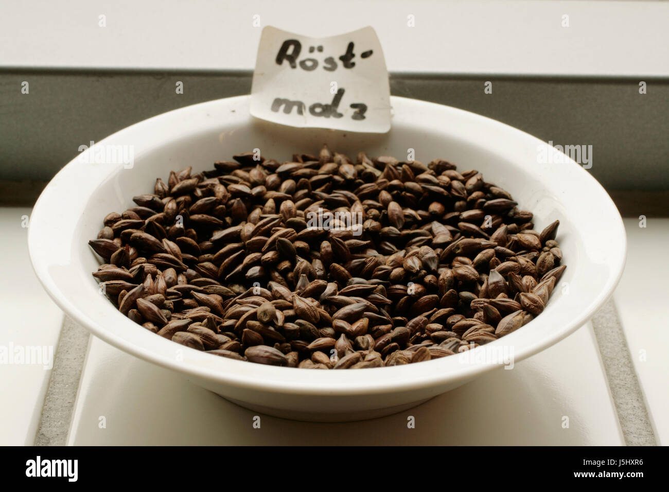 How to make your basic malt hi-res stock photography and images - Alamy