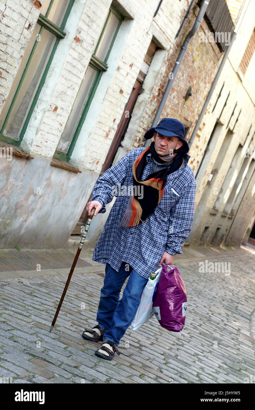 Kneel hi-res stock photography and images - Alamy