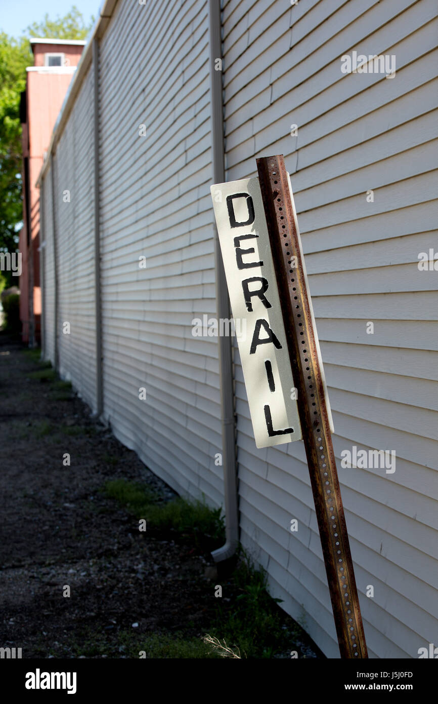 Derail sign hi-res stock photography and images - Alamy