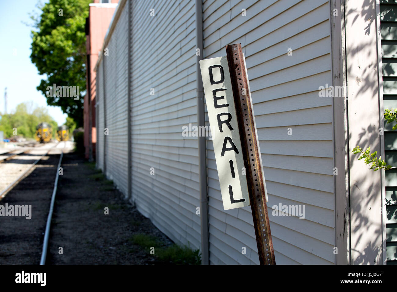 Derail sign hi-res stock photography and images - Alamy