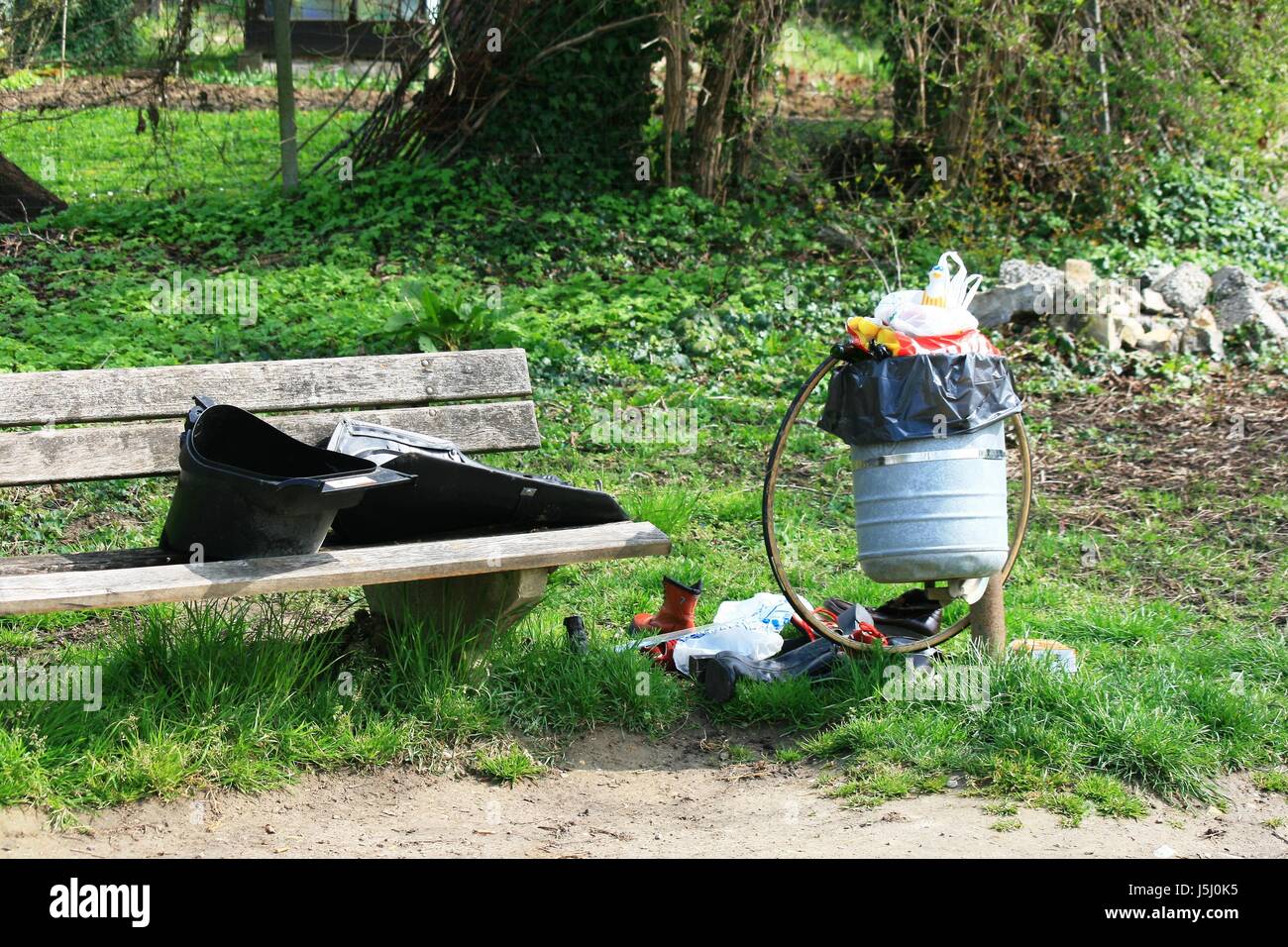 environment enviroment green bucket square seat recuperation trash ...