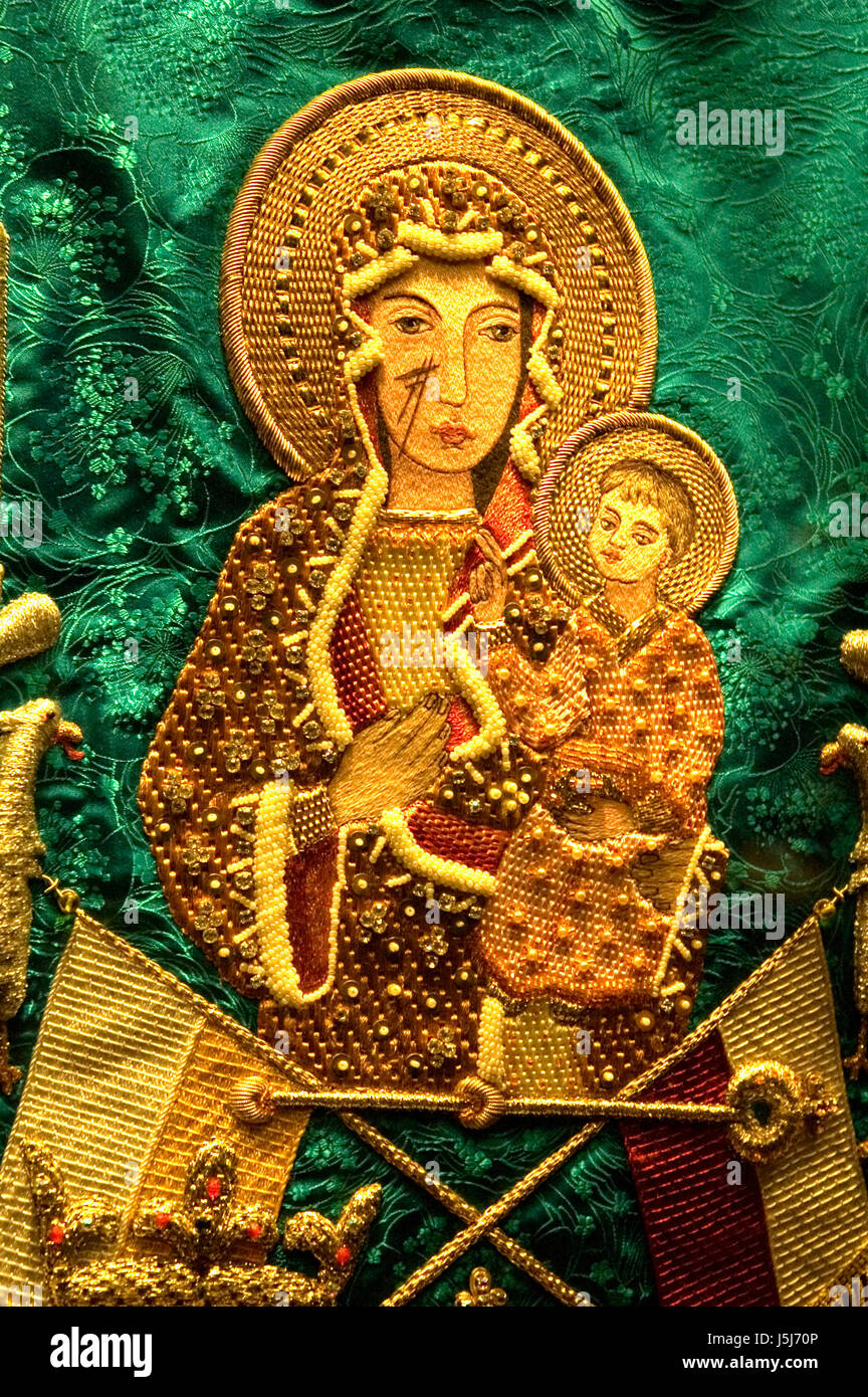 church pope sacredness cape catholicism polish vatican embroidery john ...