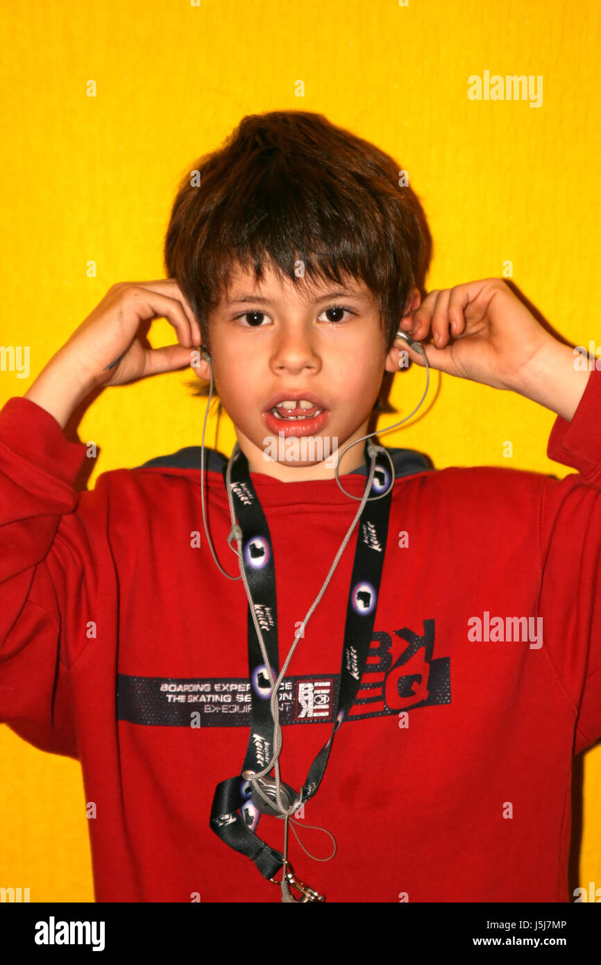 listen teeth ears look glancing see view looking peeking looking at ...