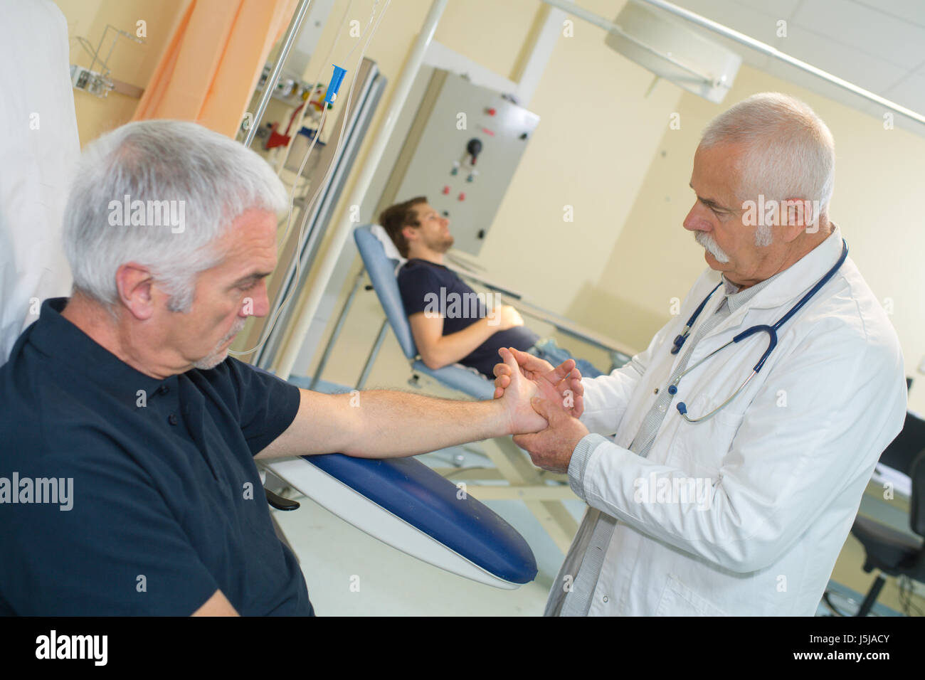doctor taking pulse Stock Photo - Alamy doctor taking pulse Stock Photo - Alamy