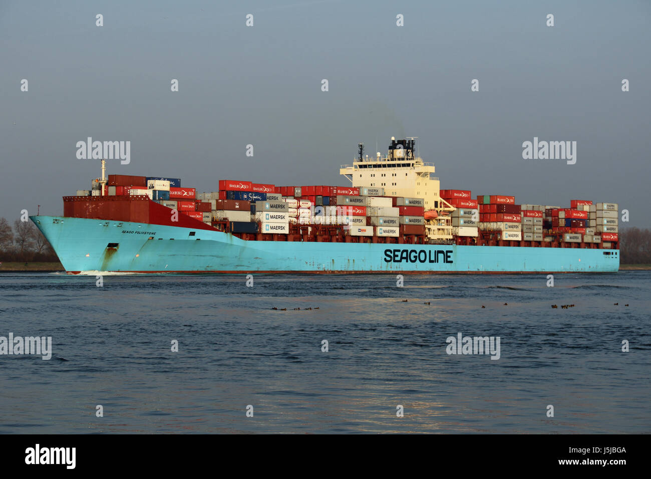 Seago container ship hi-res stock photography and images - Alamy