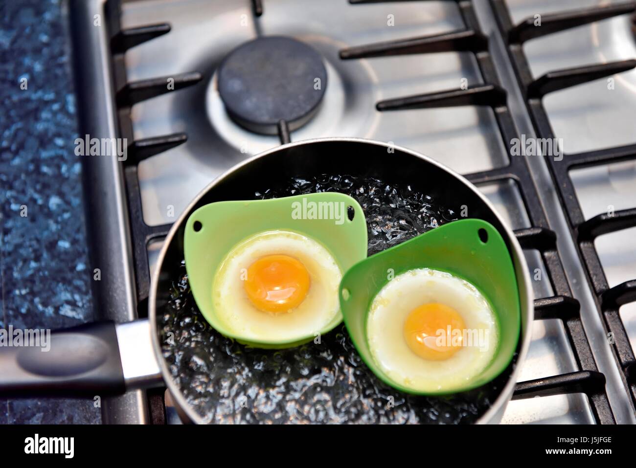 Poach pods hi-res stock photography and images - Alamy