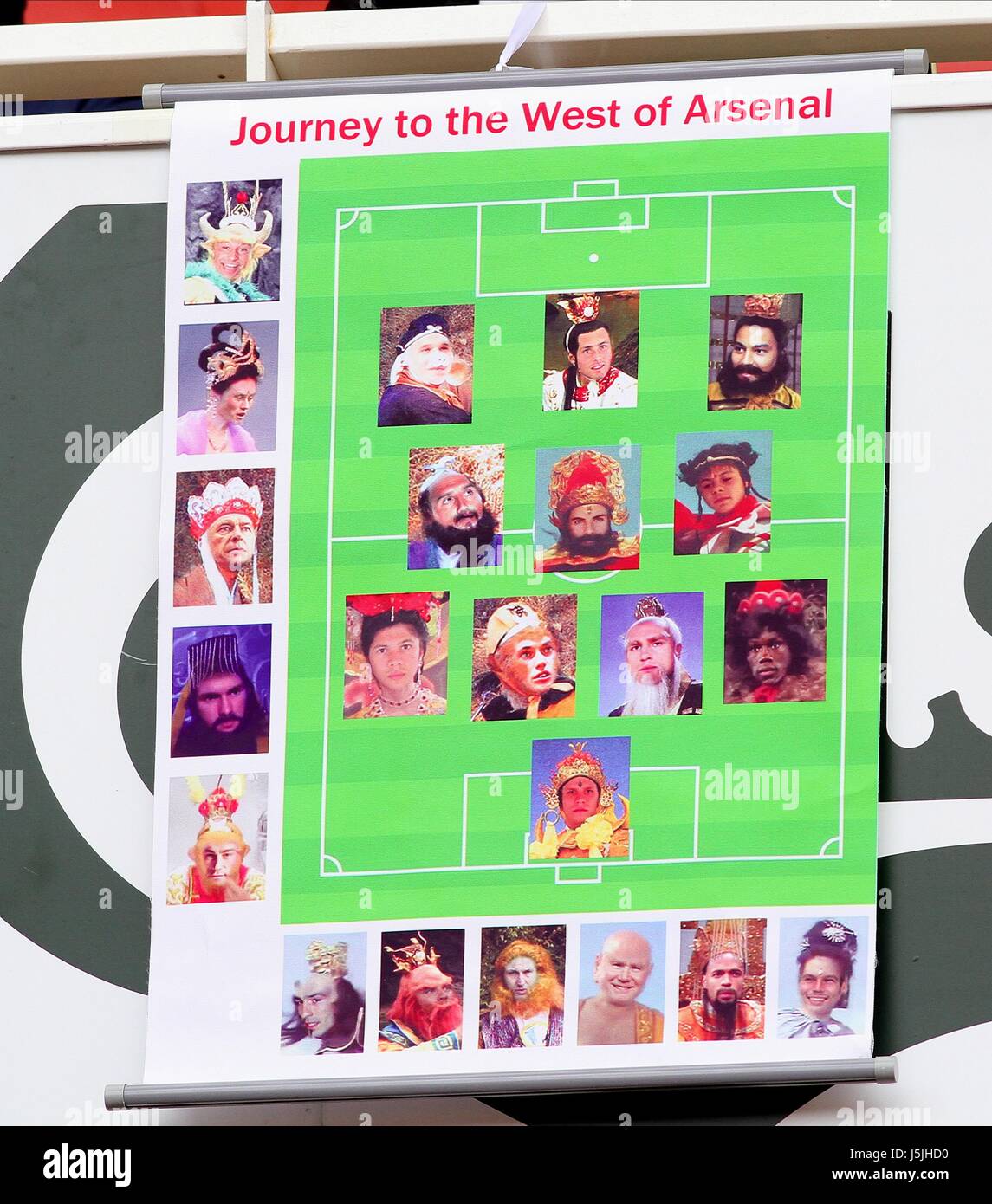 ARSENAL FANS SIGN ARSENAL V MANCHESTER UNITED EMIRATES STADIUM LONDON ...