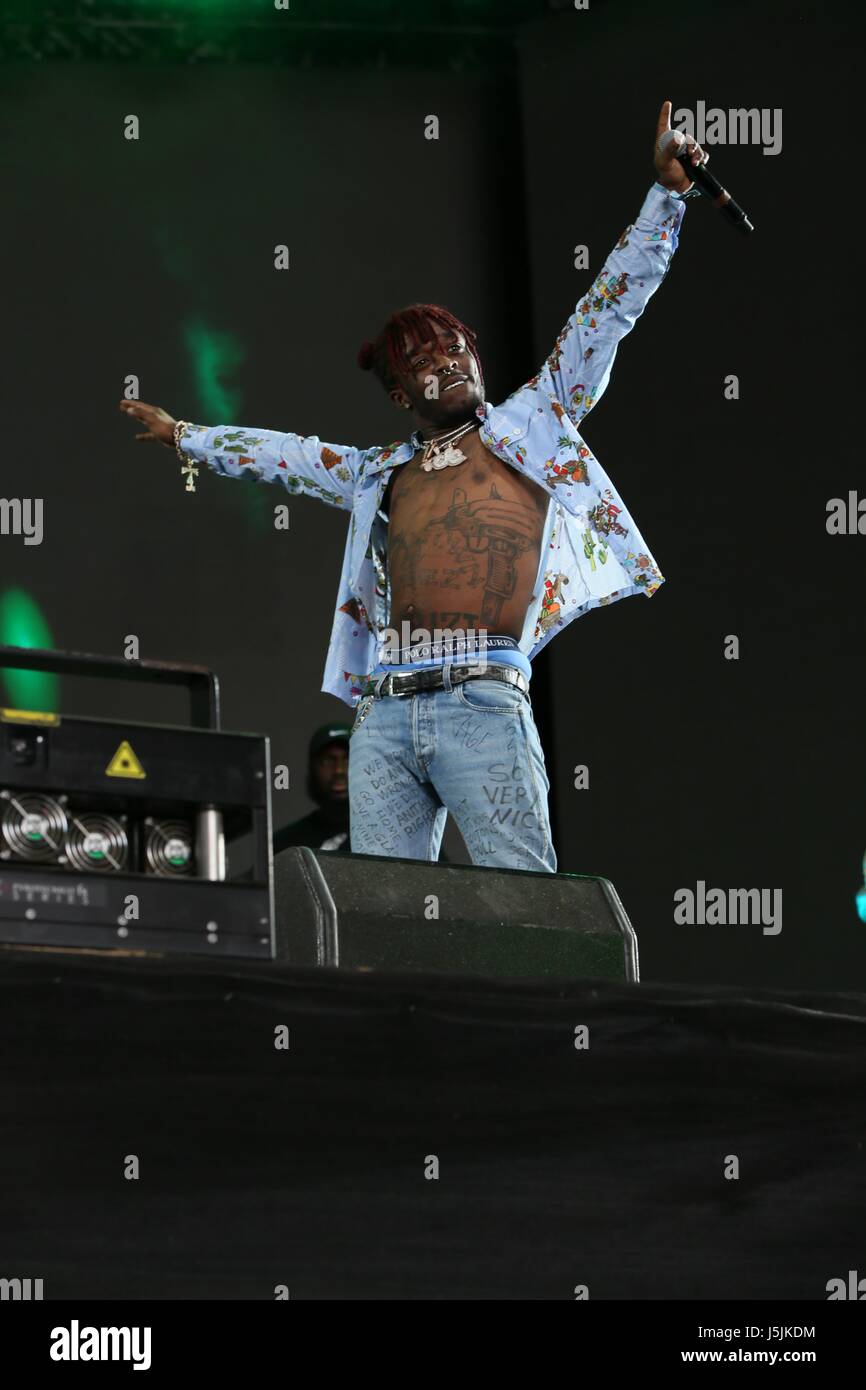 Lil Uzi Vert seen performing with Play Boi Carti at Coachella Weekend 1 ...