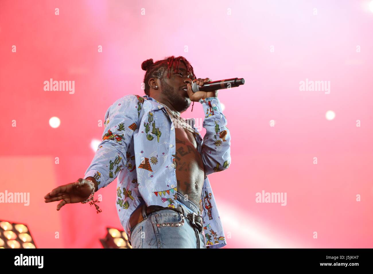 Lil Uzi Vert seen performing with Play Boi Carti at Coachella Weekend 1 ...
