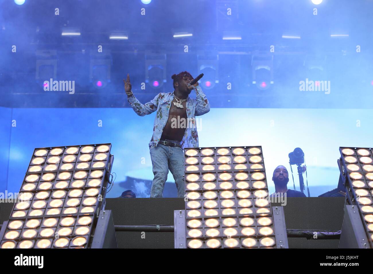 Lil Uzi Vert seen performing with Play Boi Carti at Coachella Weekend 1 ...