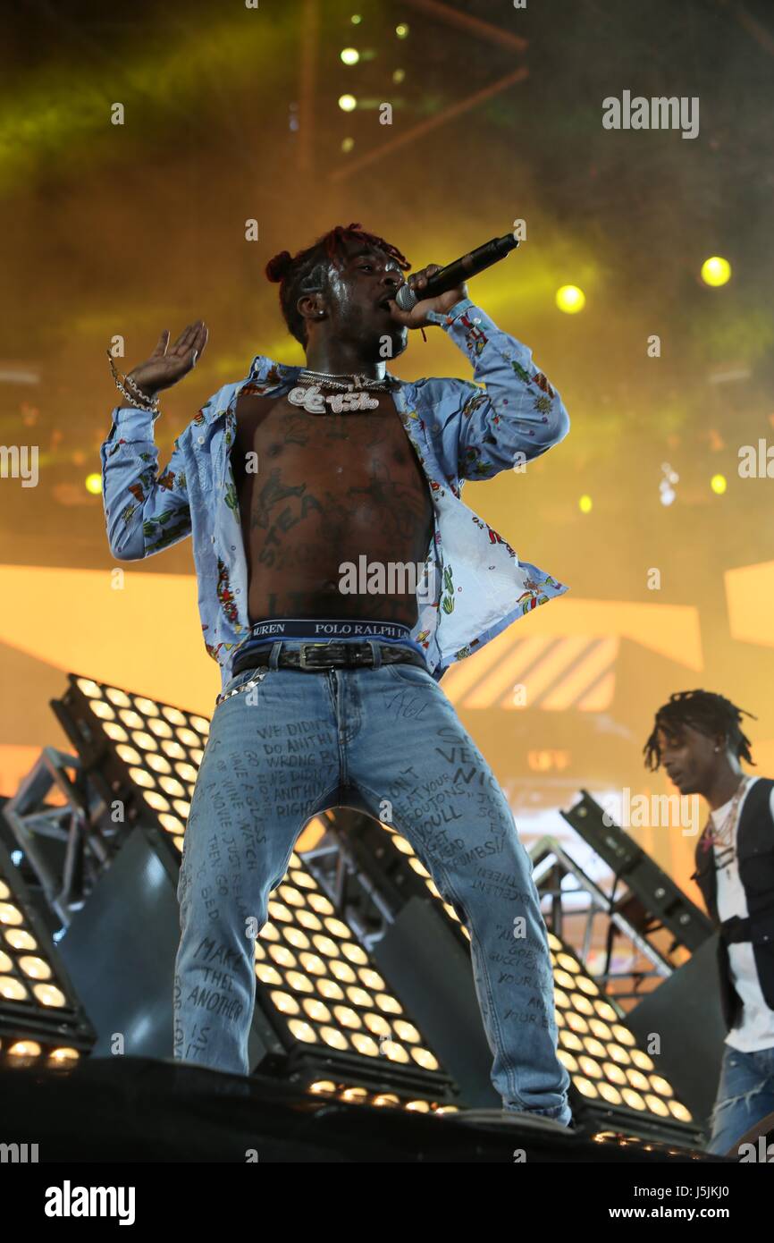 Lil Uzi Vert seen performing with Play Boi Carti at Coachella Weekend 1 ...