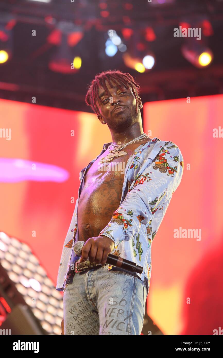 Lil Uzi Vert seen performing with Play Boi Carti at Coachella Weekend 1 ...