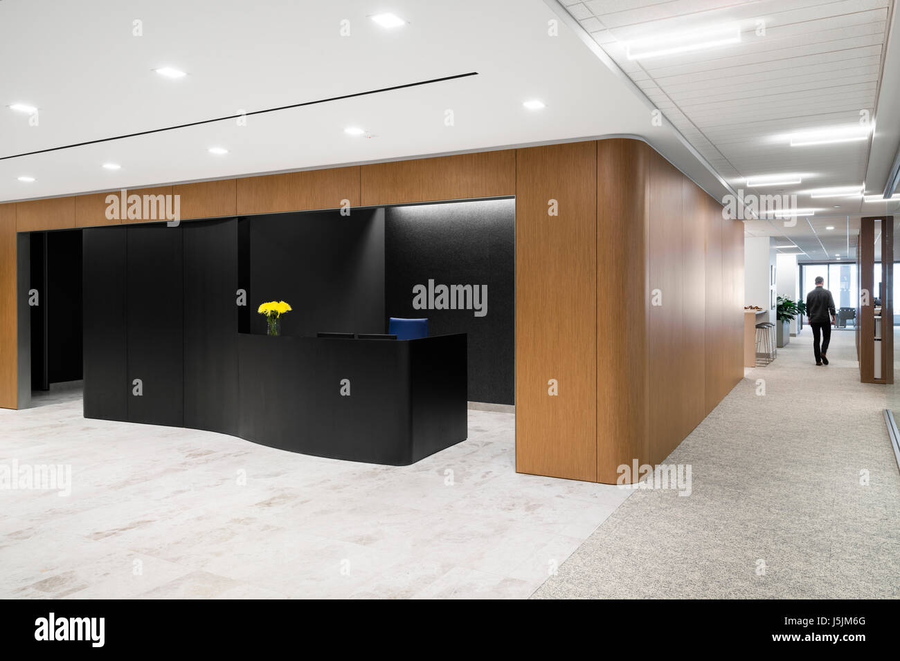 Ebony stained oak wood reception desk. 280 Park Avenue office, New York ...