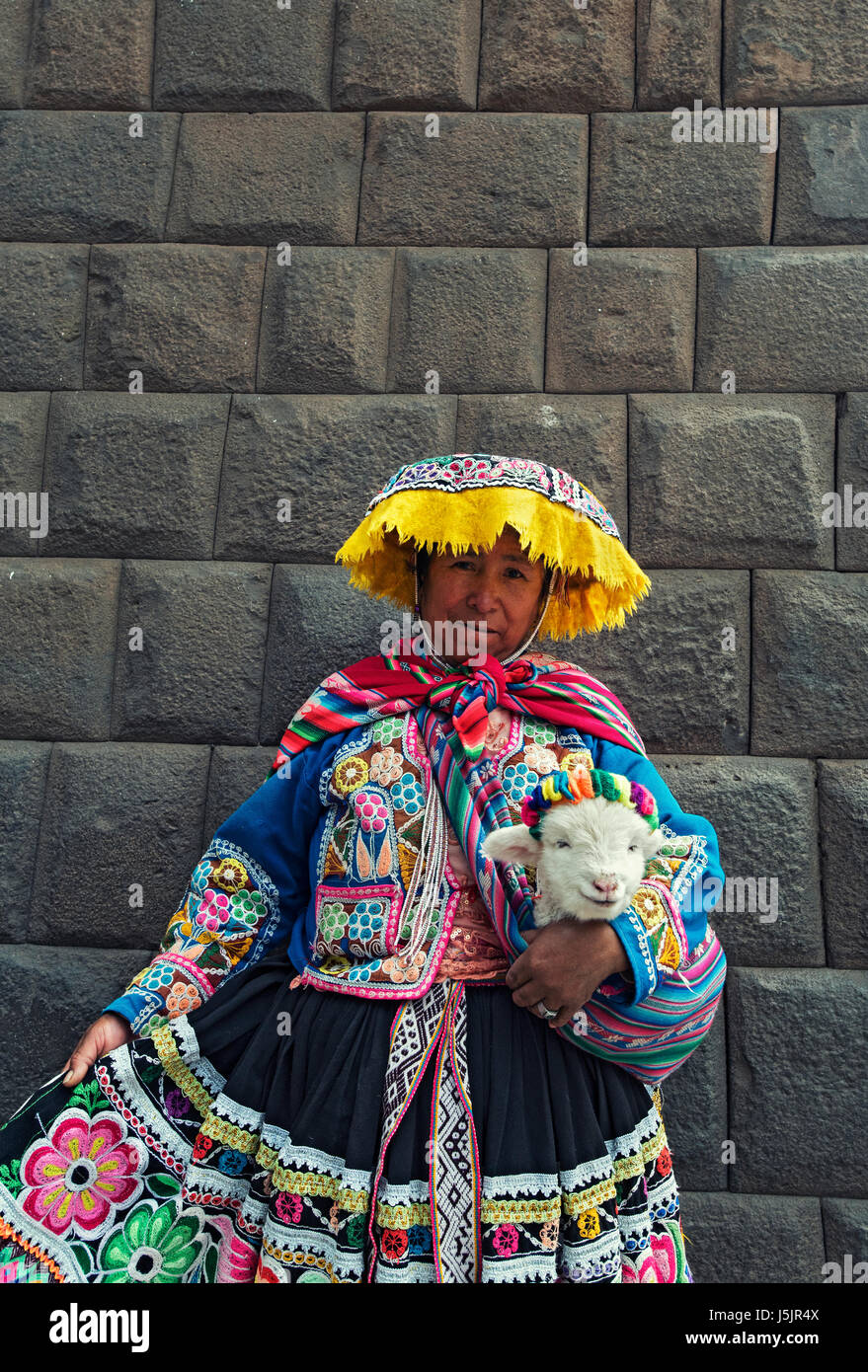 Portrait of an Inca woman in Cusco Stock Photo - Alamy