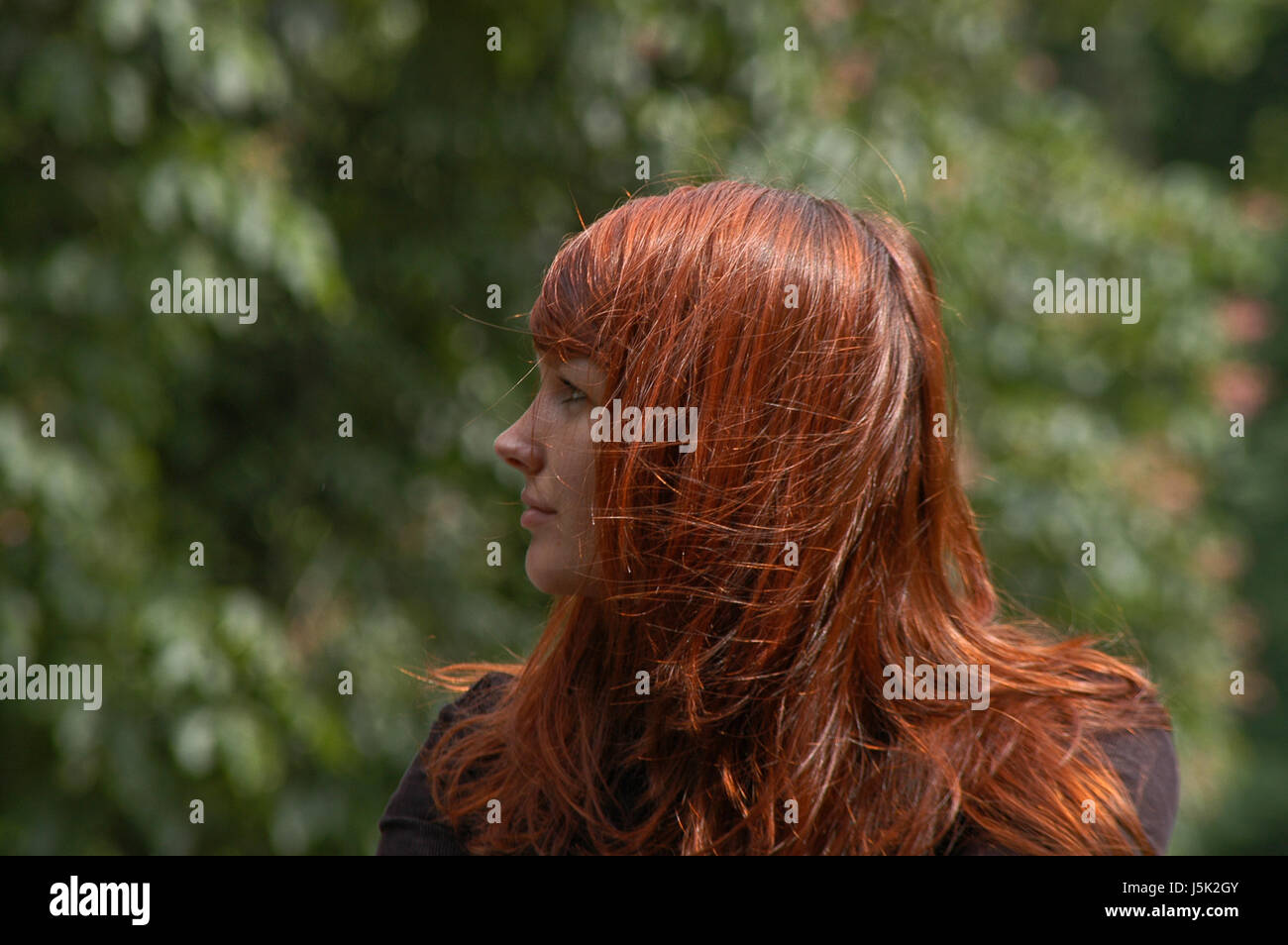 Sidelong glance hi-res stock photography and images - Alamy