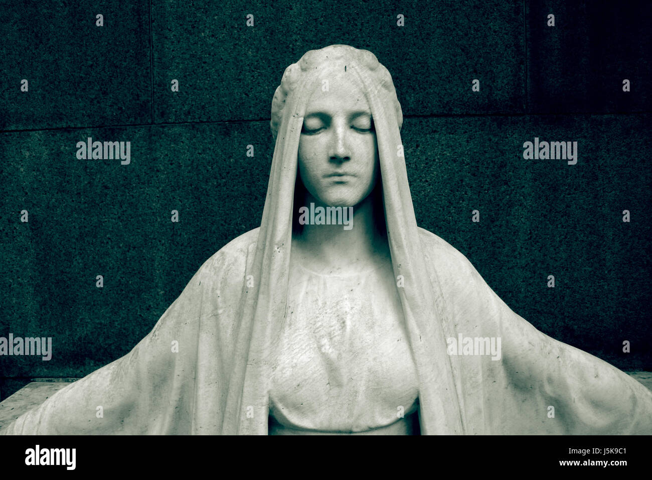 Death eyes hi-res stock photography and images - Alamy