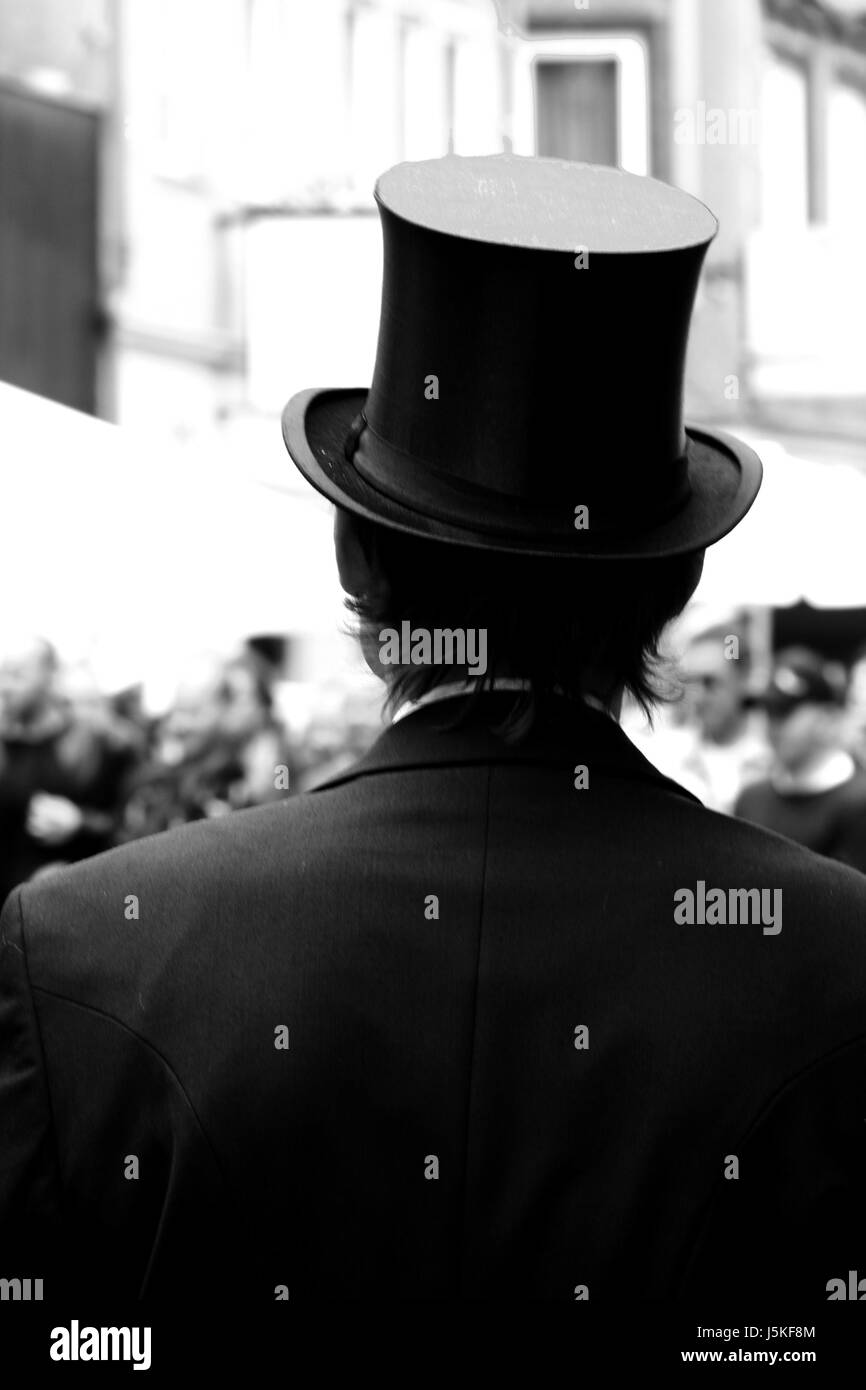 Back to black sweeper hi-res stock photography and images - Alamy
