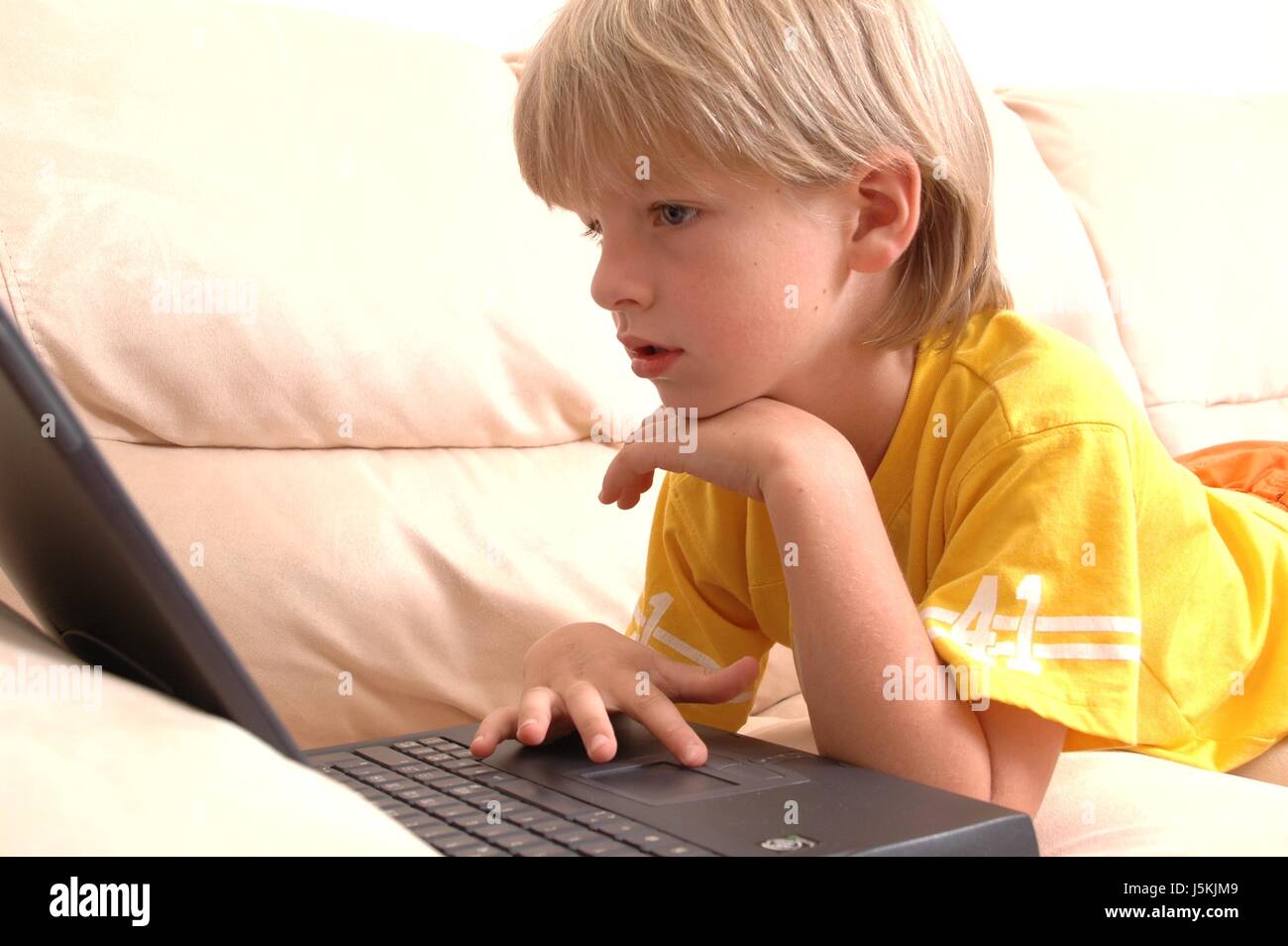 laptop notebook computers computer PC inside indoor photo game ...