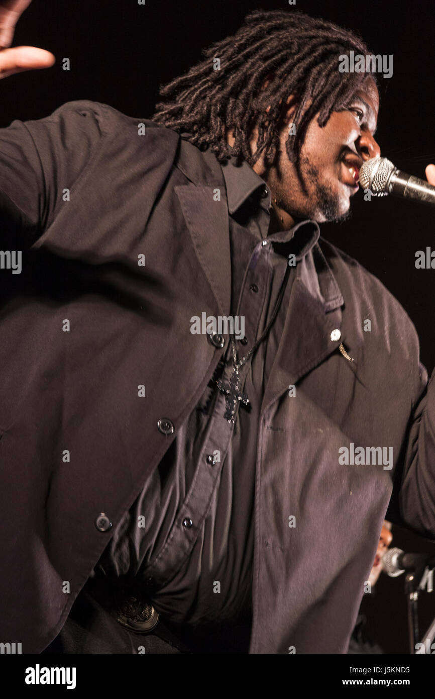 Gospel singer in concert Stock Photo - Alamy