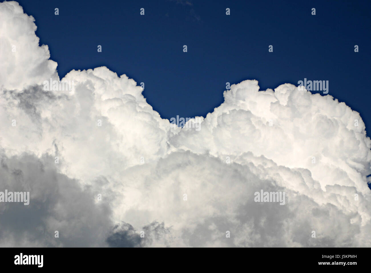 cloud formation thunderstorm thundreous front thundercloud cloud ...