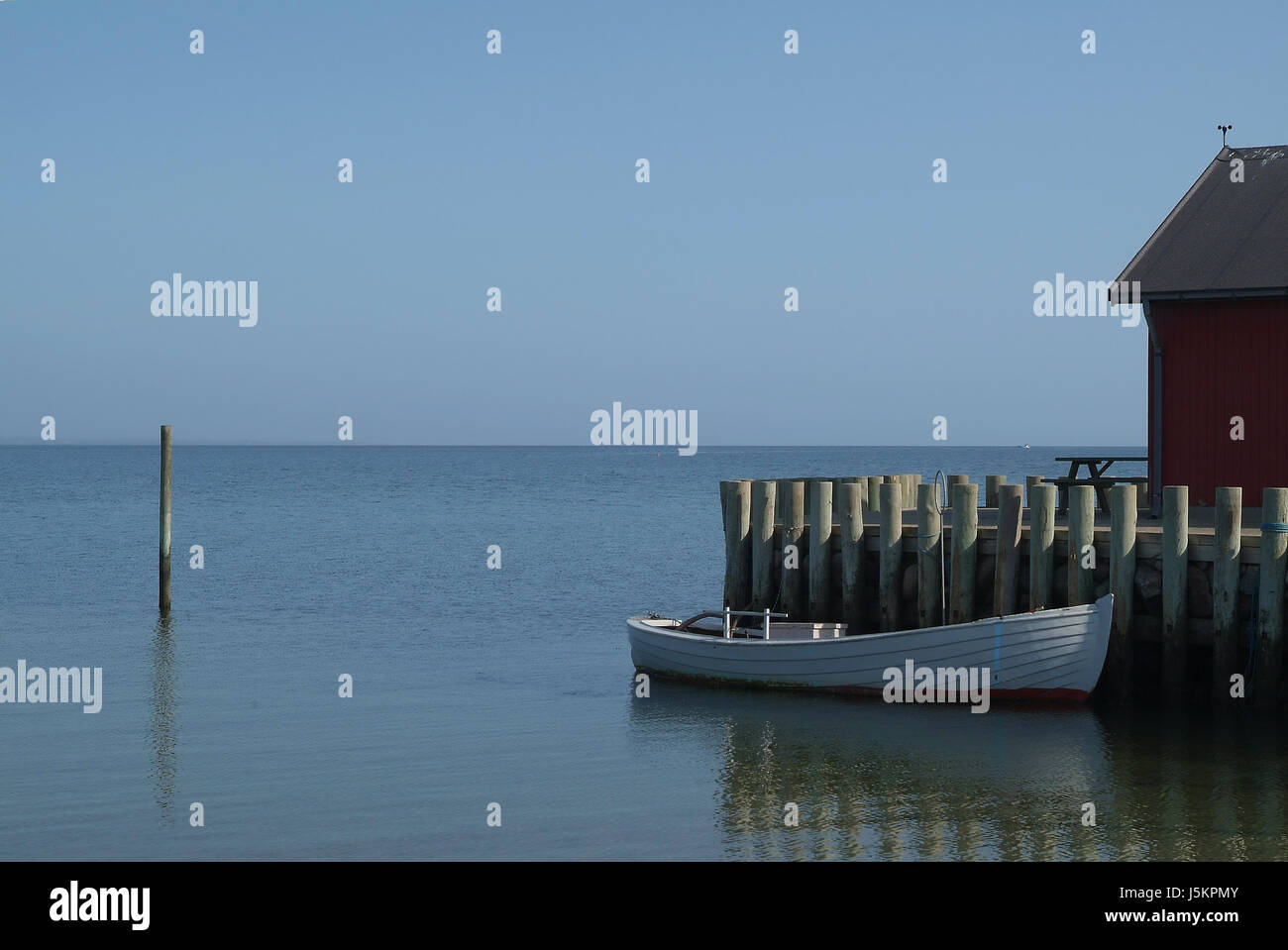 Horizon pole rowing boat hi-res stock photography and images - Alamy