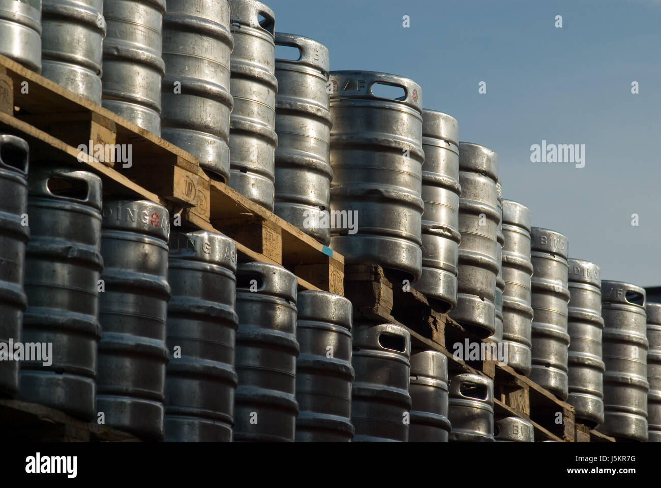 tower drinks drink silver transport logistics beer stack aluminum ...