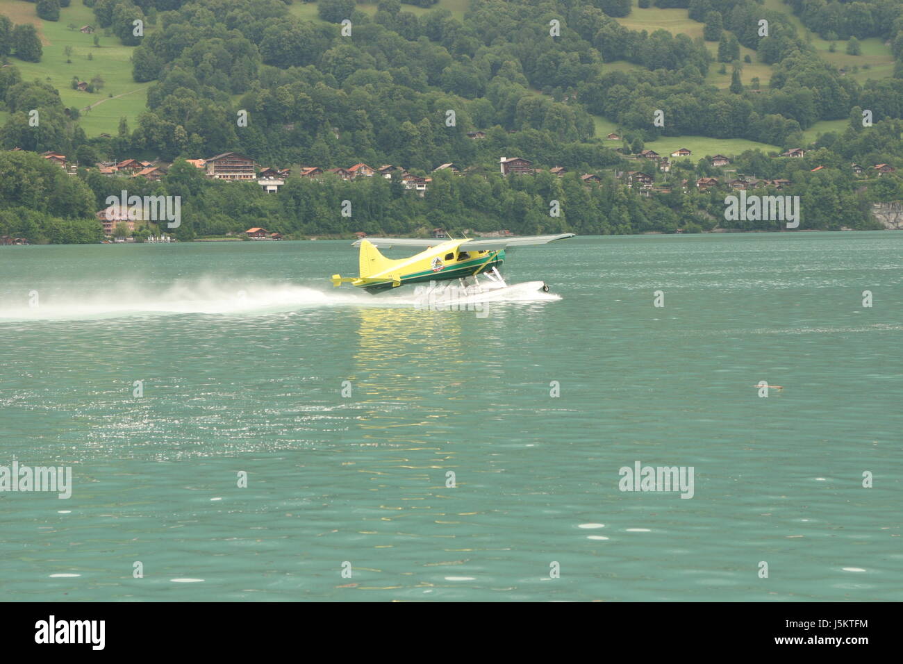 dhc-2 beaver on startup on water Stock Photo - Alamy