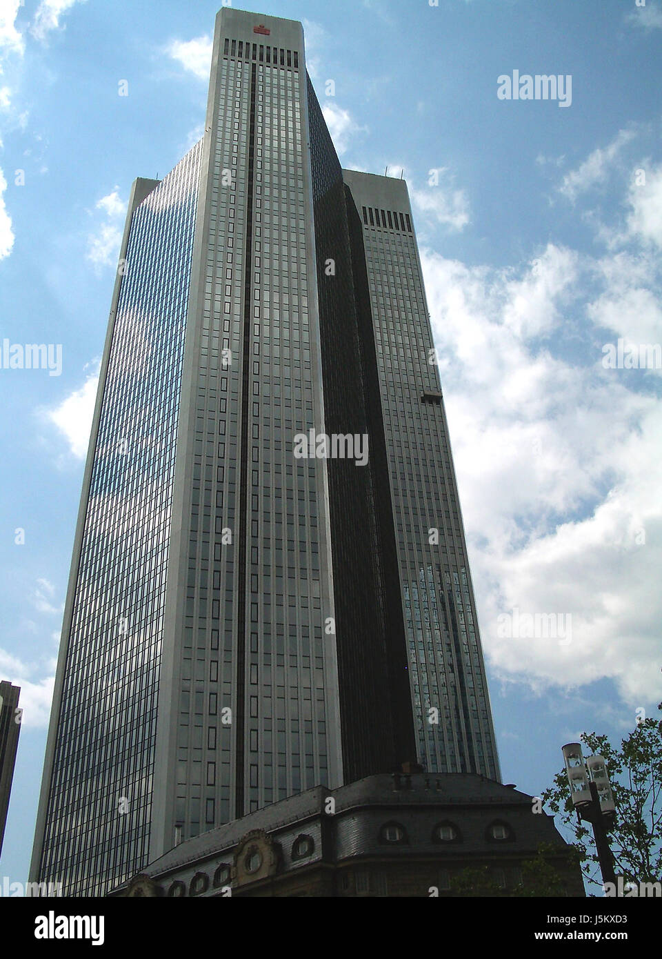 Manhattan savings institution building hi-res stock photography and ...