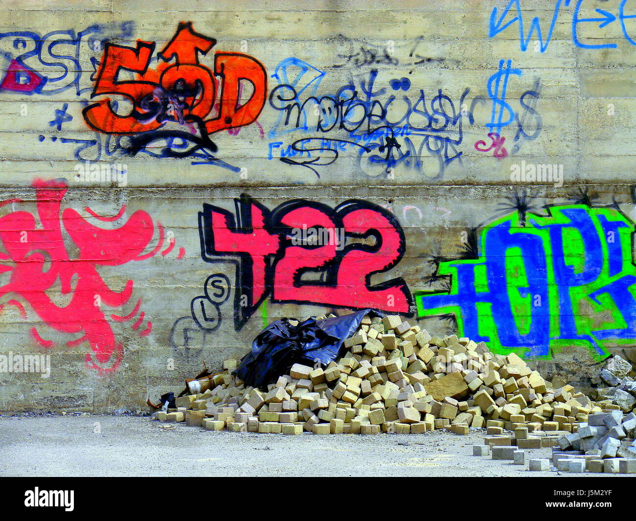 art wall daub graffiti grafitti verdict scrap yard aerosol illegal ...