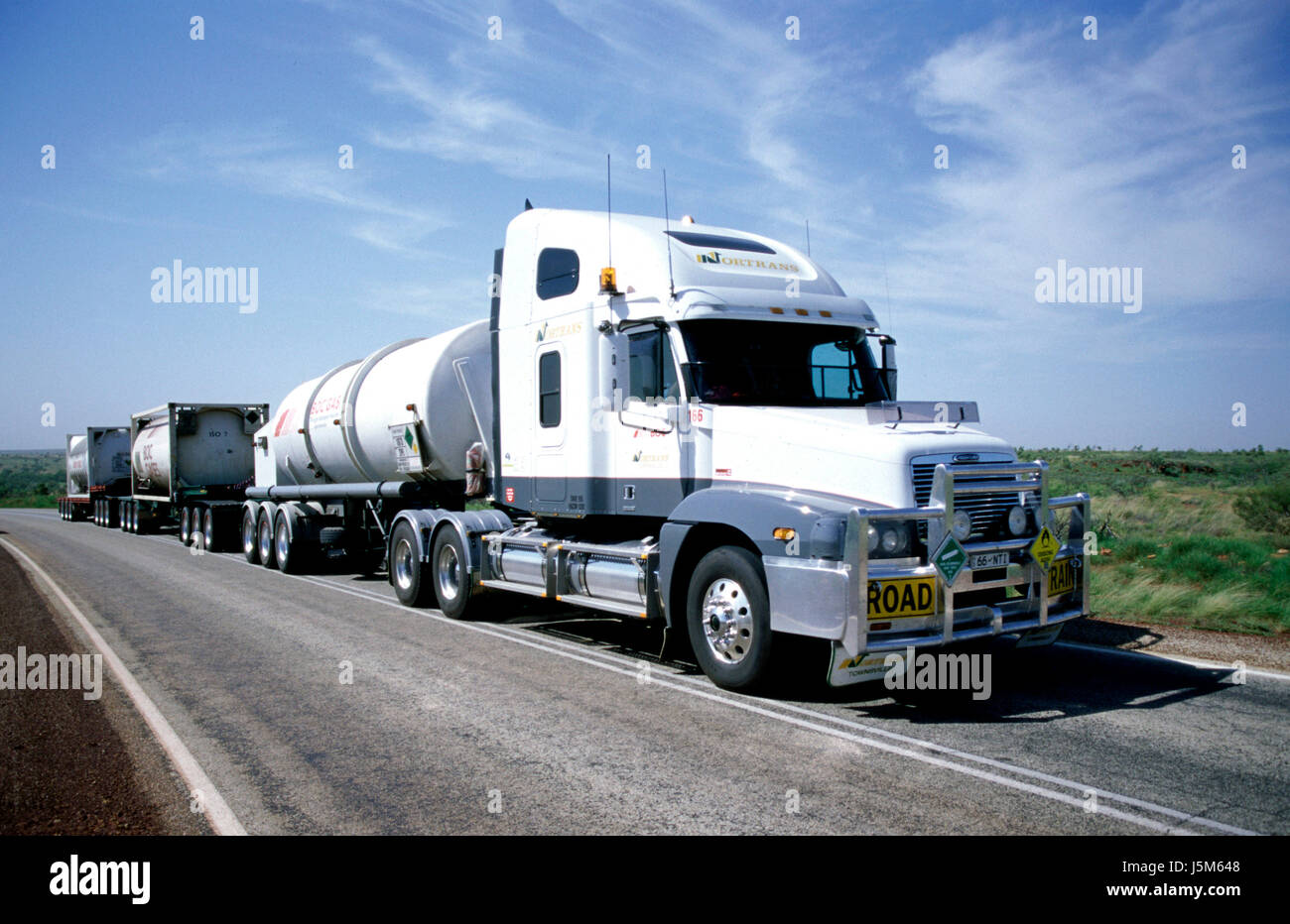 tourism australia transport outback oceania truck lorry isle island ...