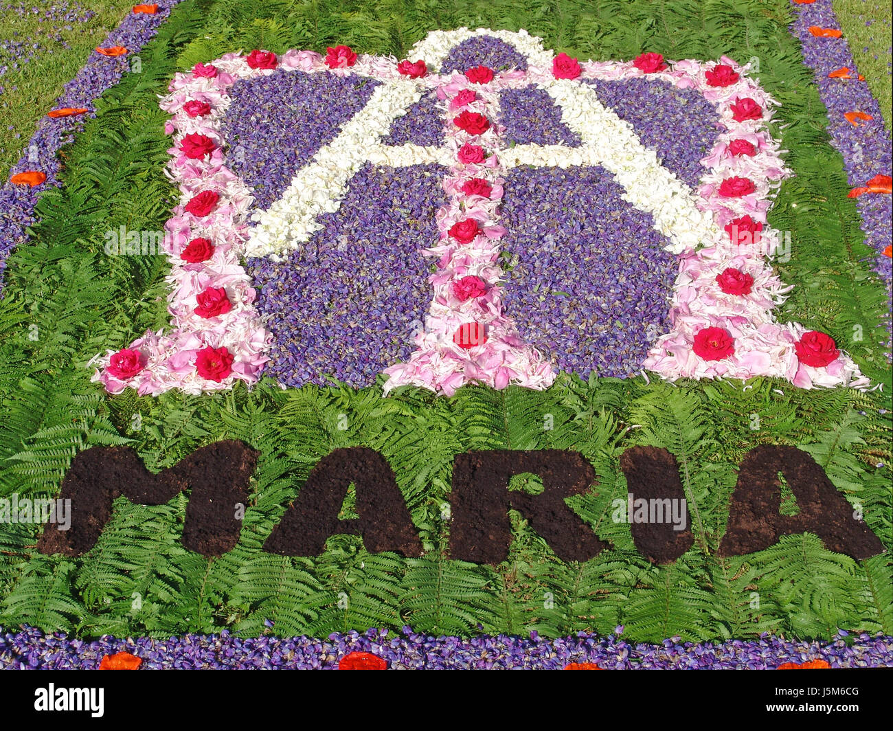 Altar of flowers hi-res stock photography and images - Alamy