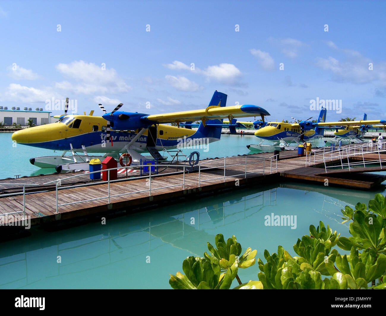 Propeller driven seaplane hi-res stock photography and images - Alamy