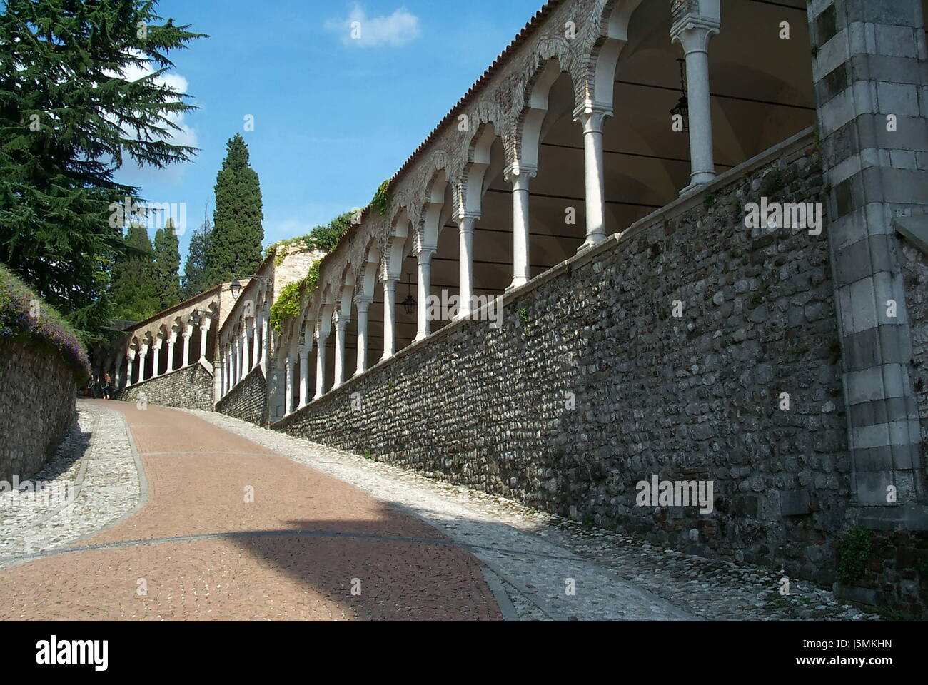 Roofed colonnade hi-res stock photography and images - Alamy