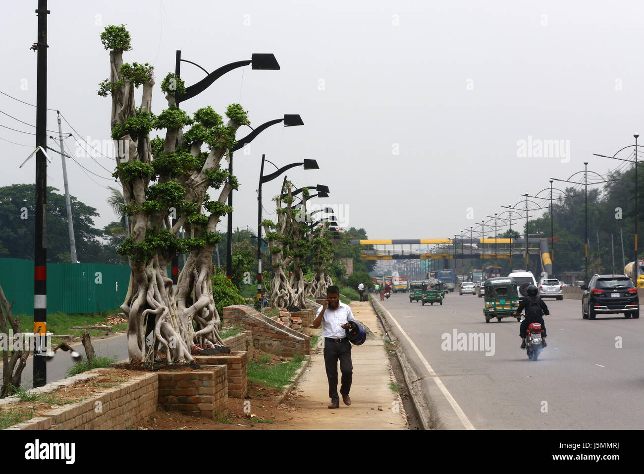 Road beautification hi-res stock photography and images - Alamy