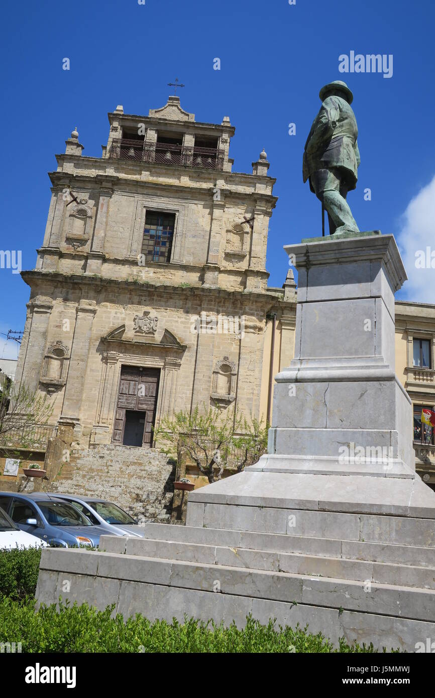 Mighty square tower hi-res stock photography and images - Alamy