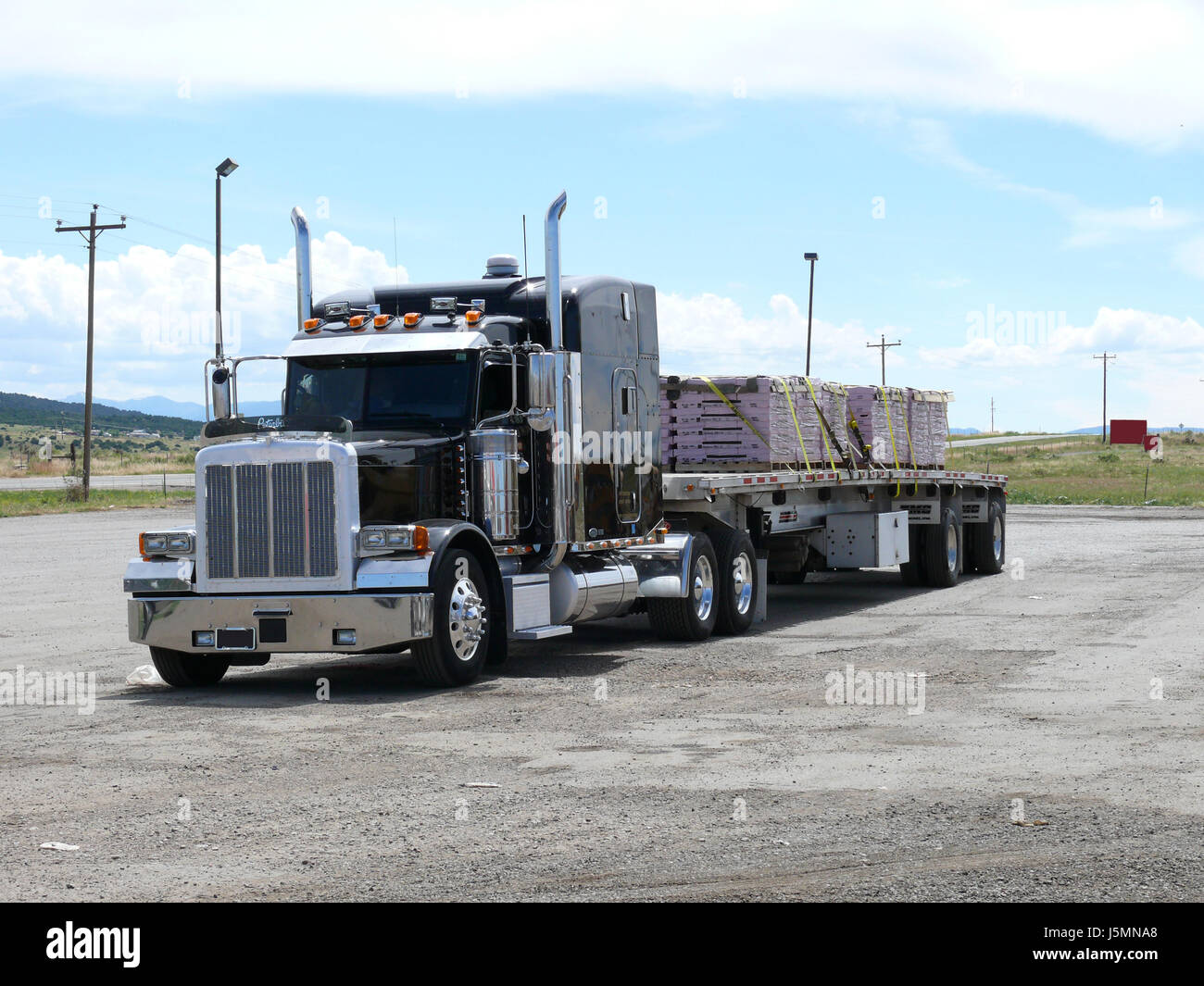 18 wheeler hi-res stock photography and images - Alamy
