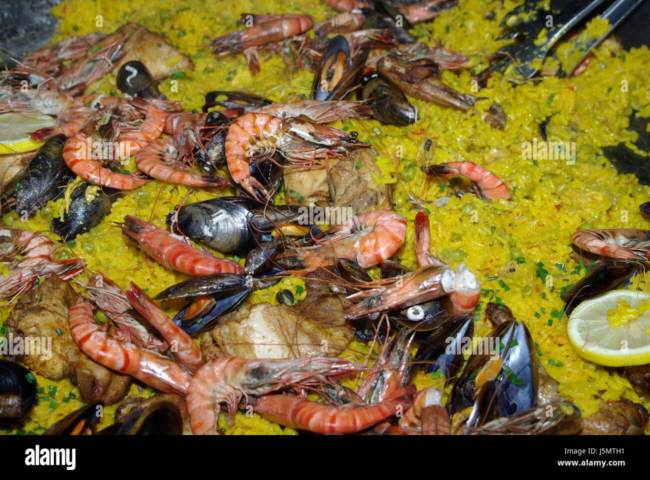 seafood crabs shrimps chicken peas saffron lemon citron hispanic ...